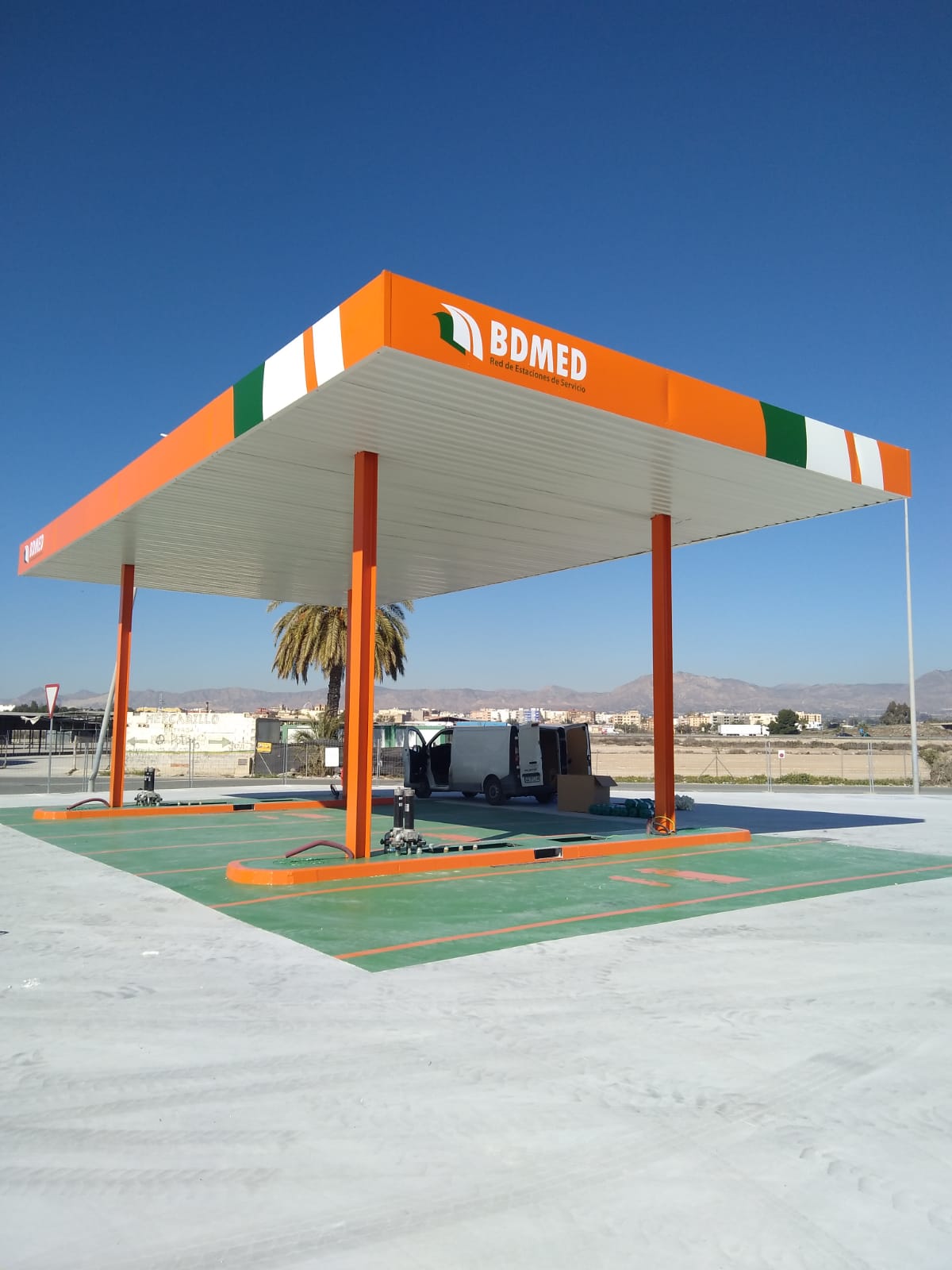 Construcción de la gasolinera BMED de San Isidro - Esclapes e Hijos S.L.